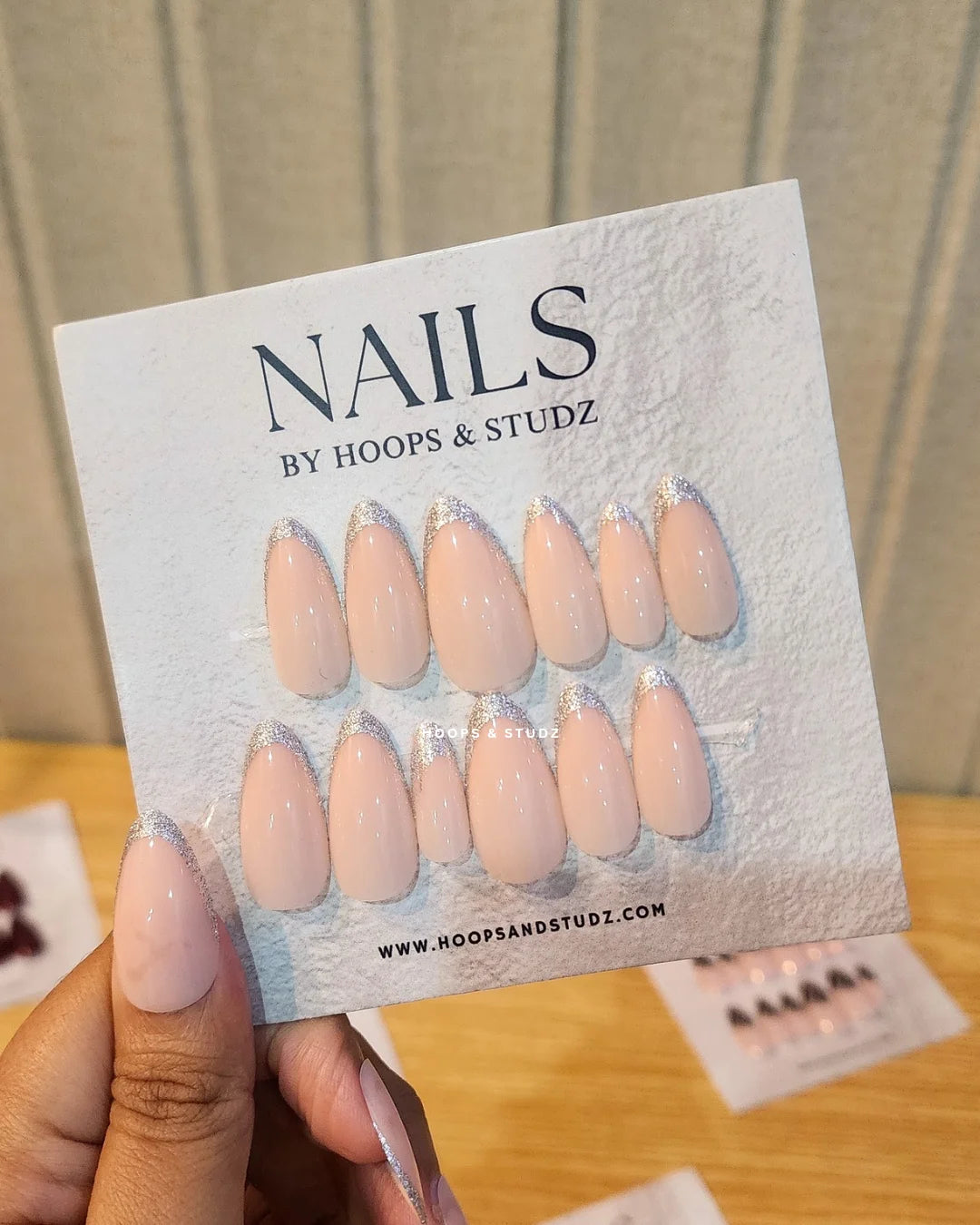 Silver Lining Almond Shape Press on Nails - N013 – Hoops & Studz